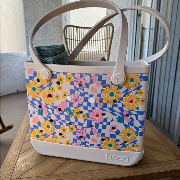 BOGG BAG | Bags | Bogg Bag Medium Floral Design Like New | Poshmark